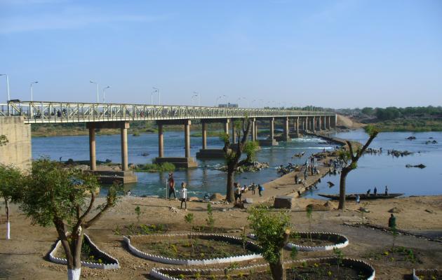 PETITE HISTOIRE DE KAYES | Citoyens agités